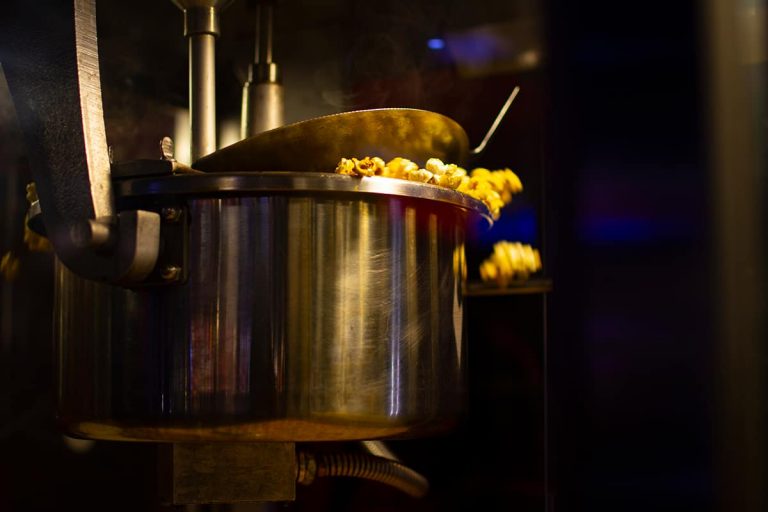 Best Pot for Making Popcorn [6 Great Options] - HowdyKitchen