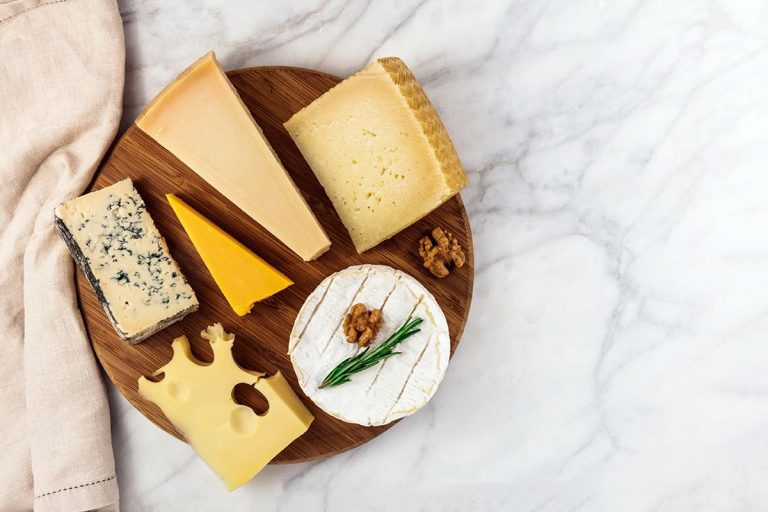 Cheese Board Sizes - What You Need to Know - HowdyKitchen