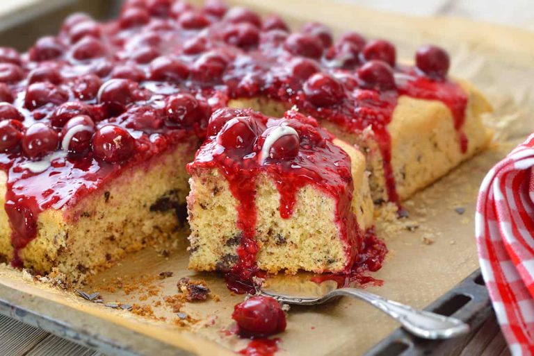 Standard Sheet Cake Size and Guidelines - HowdyKitchen