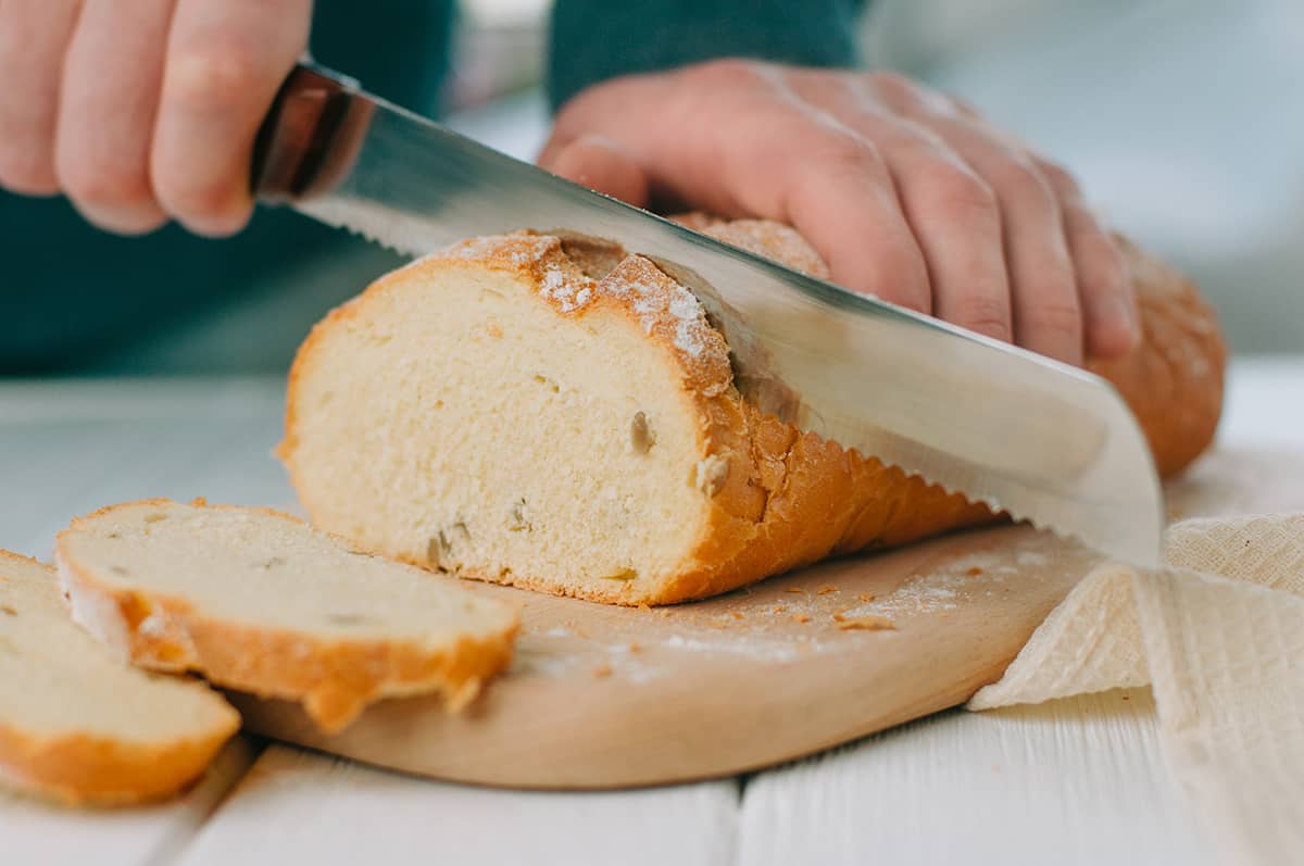 How Big Is A Bread Knife HowdyKitchen
