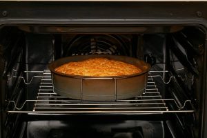 At What Temperature Should You Bake a Cake? - HowdyKitchen