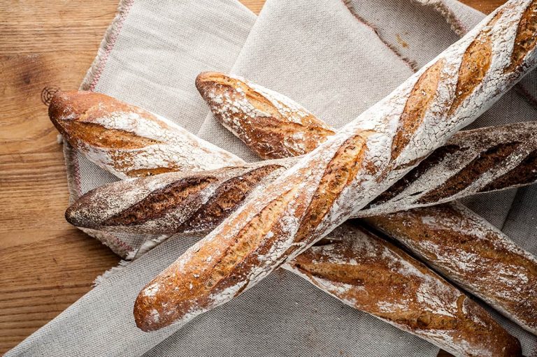 How to Defrost Bread the Right Way - HowdyKitchen