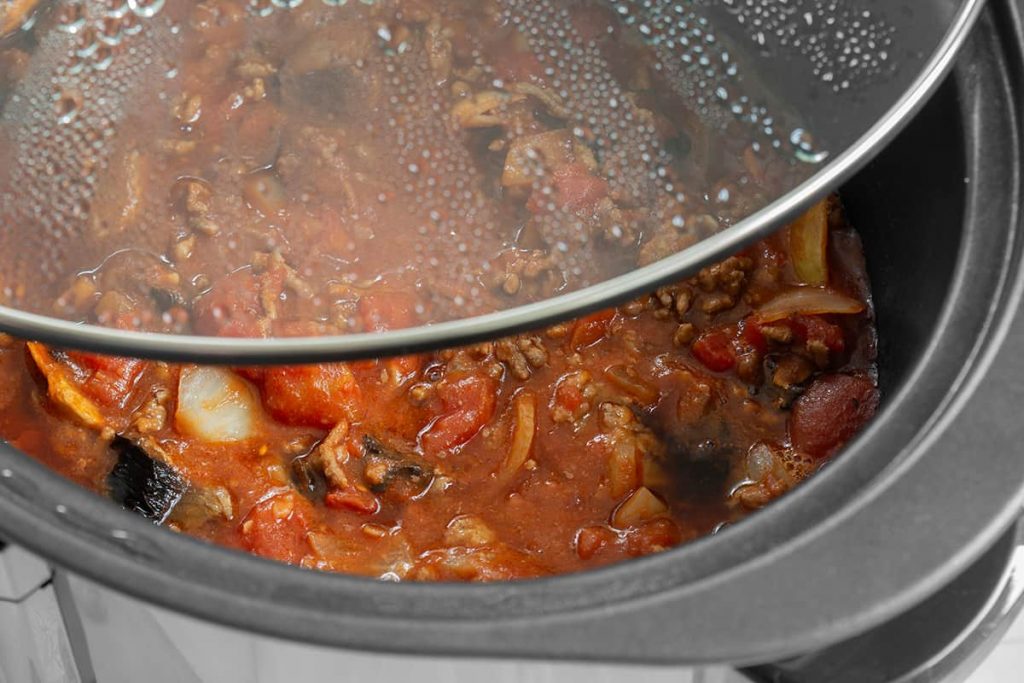 How Long Does a Slow Cooker Take to Heat Up? - HowdyKitchen