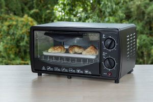 How Much Power Does a Toaster Oven Use? - HowdyKitchen