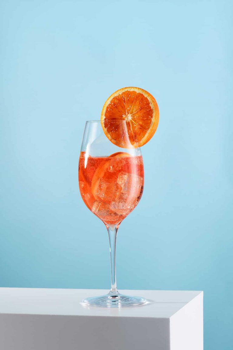 Aperol Spritz Cocktail Recipe - HowdyKitchen