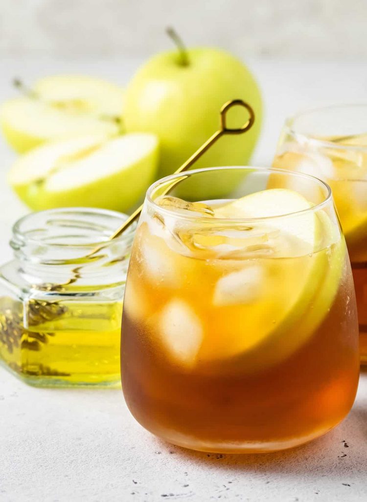 15 Delicious Mocktails For Kids - HowdyKitchen