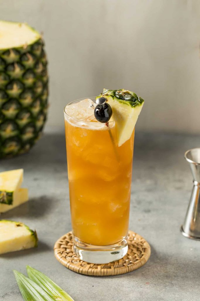 Bahama Mama Cocktail Recipe - HowdyKitchen