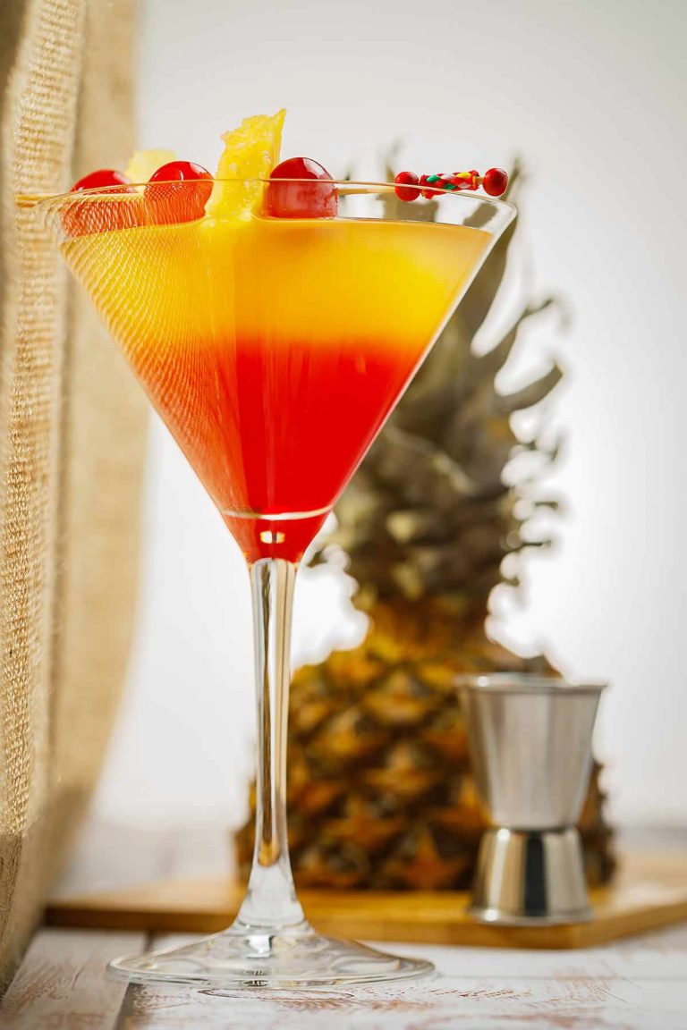 Top 12 Layered Cocktails You Can Try At Home - HowdyKitchen