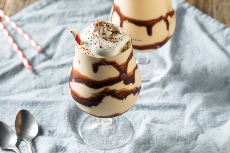 14 Best Boozy Milkshakes You Can Try At Home - HowdyKitchen