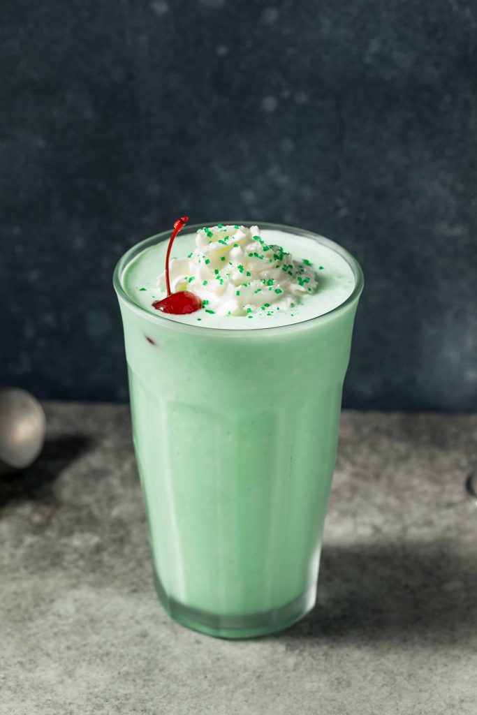 Boozy Shamrock Shake - HowdyKitchen