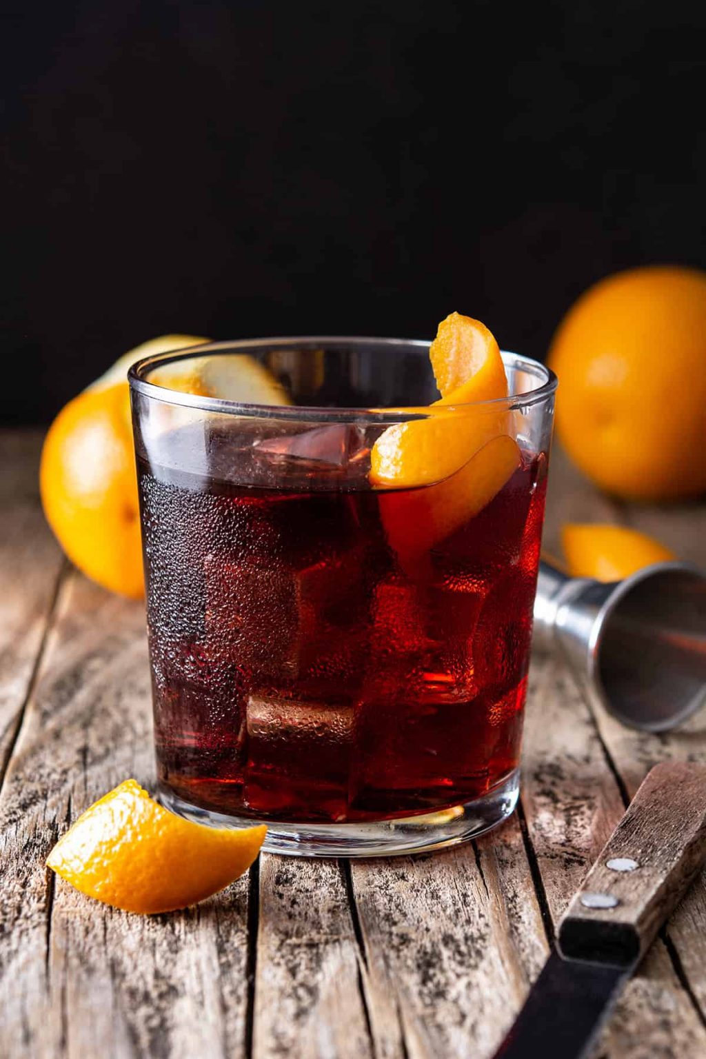 Boulevardier Cocktail - HowdyKitchen
