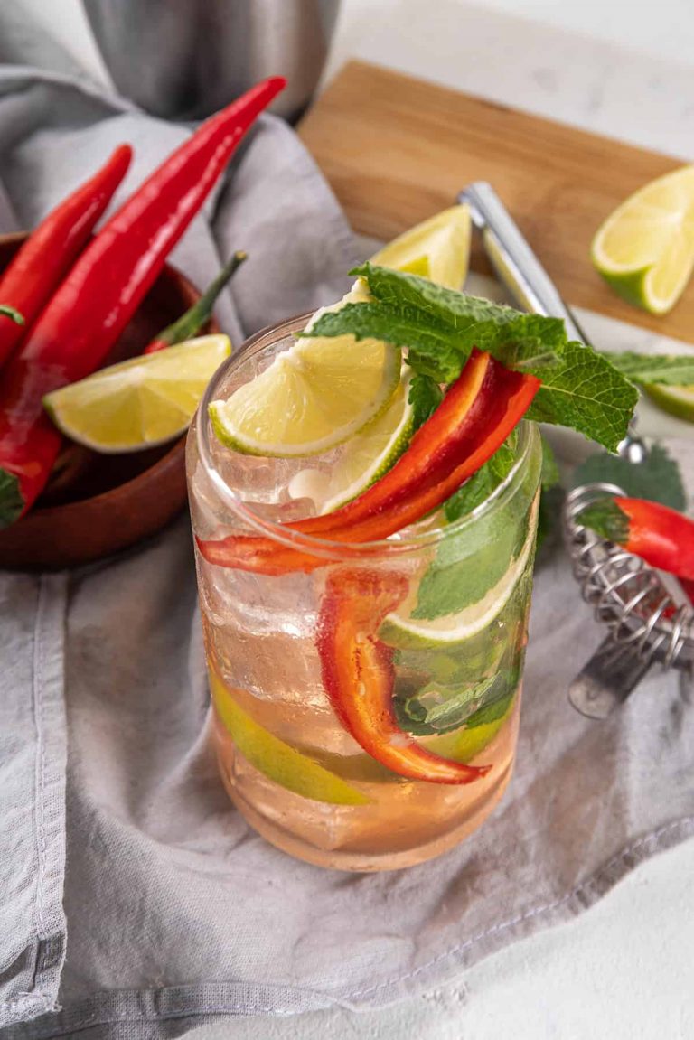 15 Best Spicy Cocktails to Spice Up Your Night - HowdyKitchen