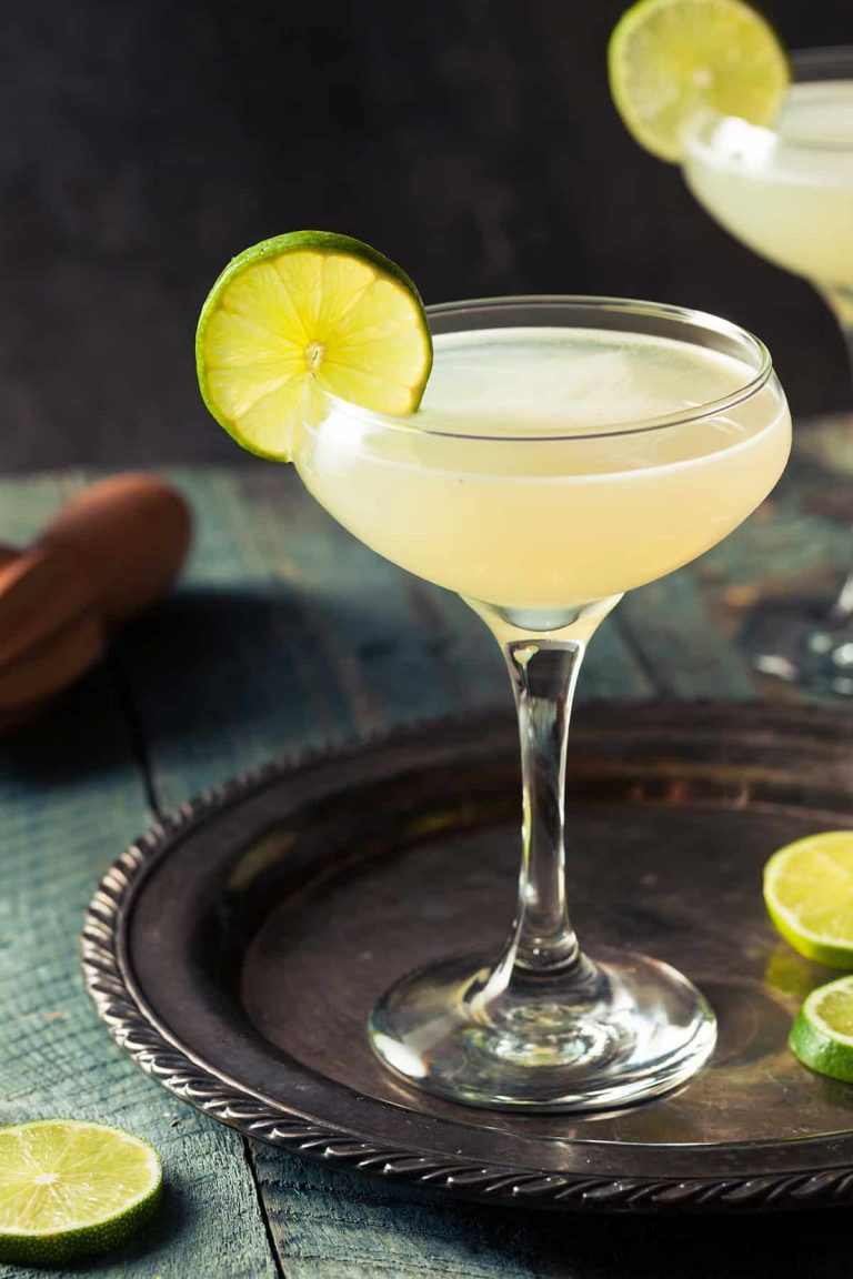 15 Must-try Cocktails for Beginners - HowdyKitchen