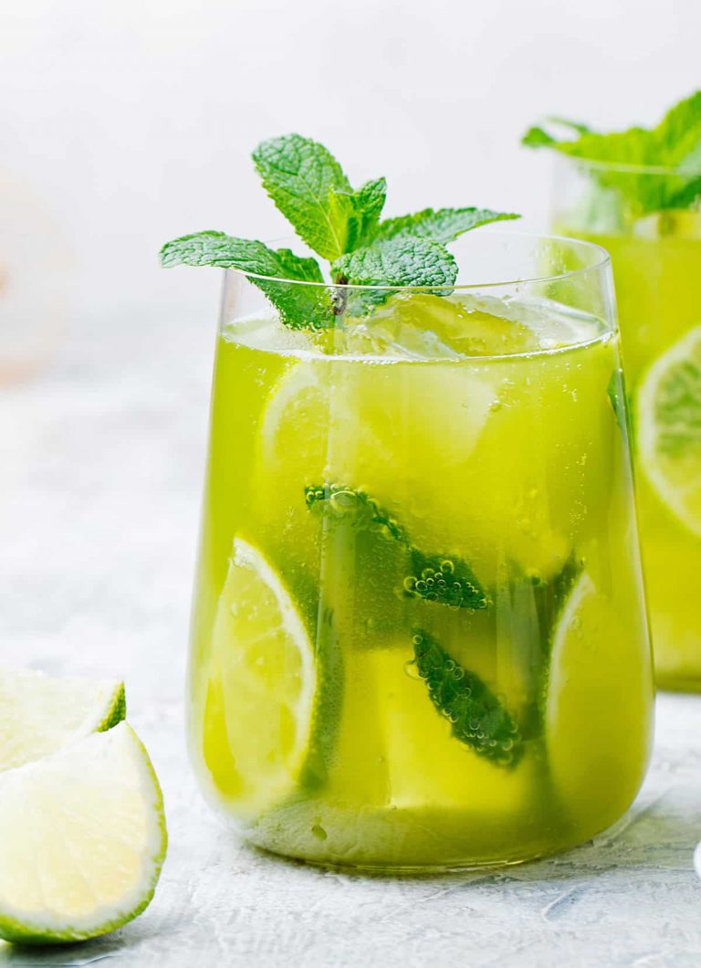 12 Best Green Mocktails to Try - HowdyKitchen