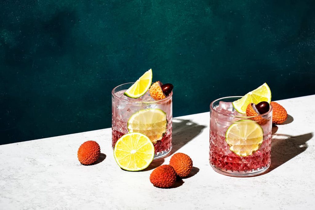 12 Easy Mocktails for Beginners - HowdyKitchen