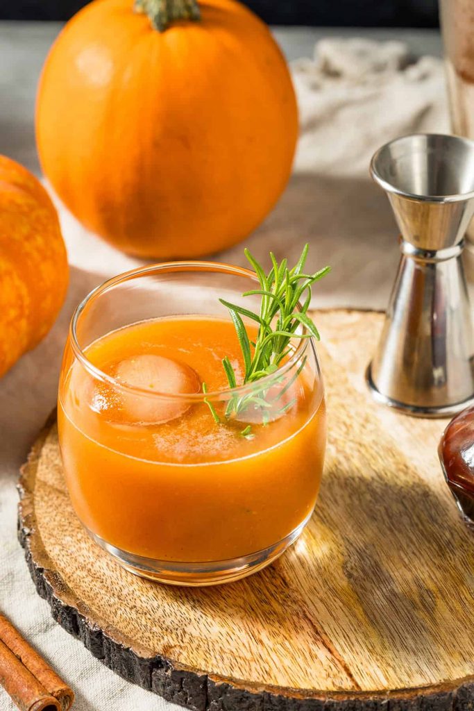 14 Best Pumpkin Cocktails - HowdyKitchen