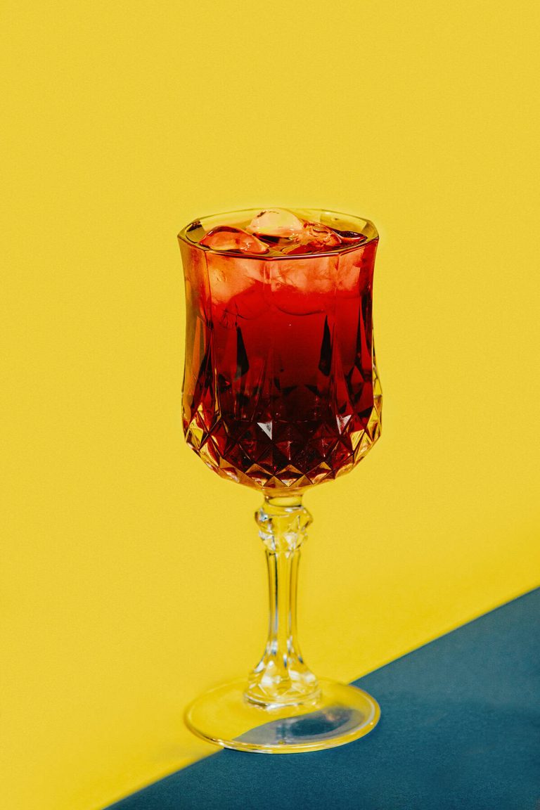 15 Best Spicy Cocktails to Spice Up Your Night - HowdyKitchen