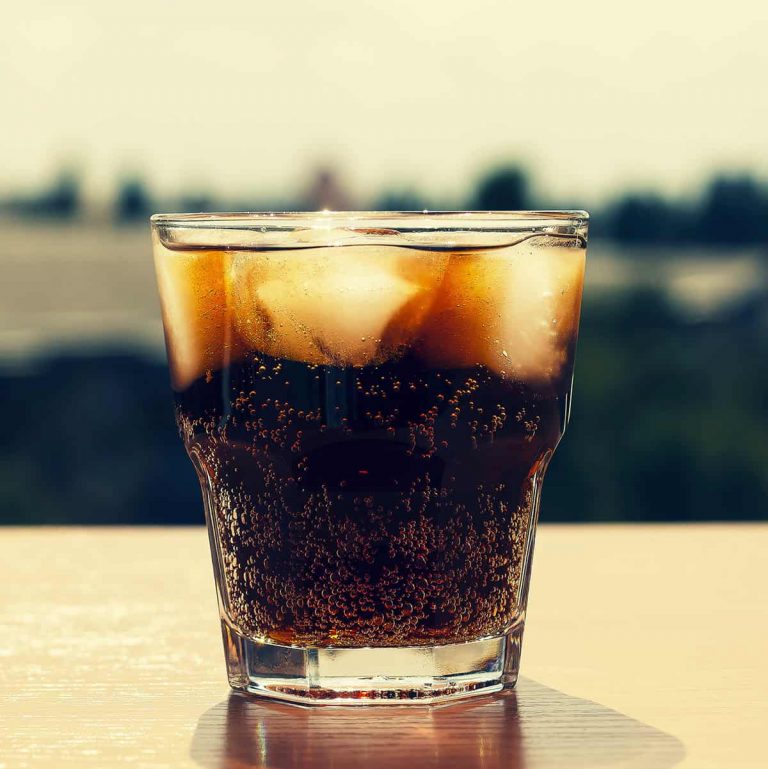 Vodka and Coke Cocktail - HowdyKitchen Vodka and Coke Cocktail - HowdyKitchen