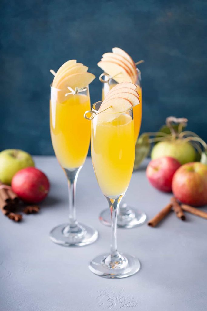 14 Best Fall Champagne Cocktails - HowdyKitchen