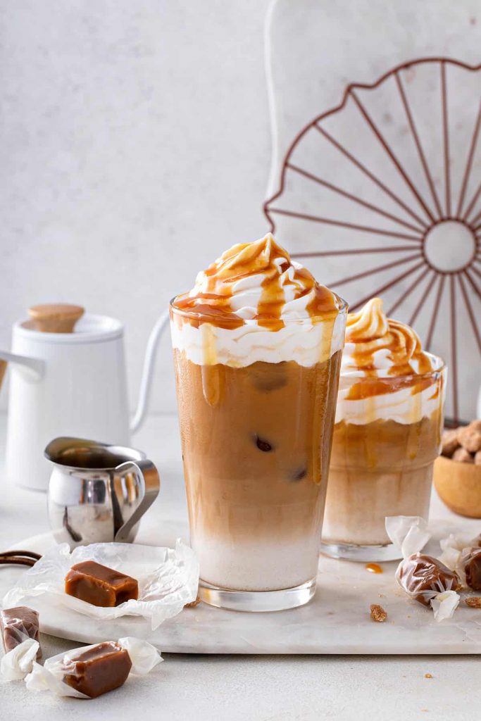 Caramel Irish Coffee - HowdyKitchen