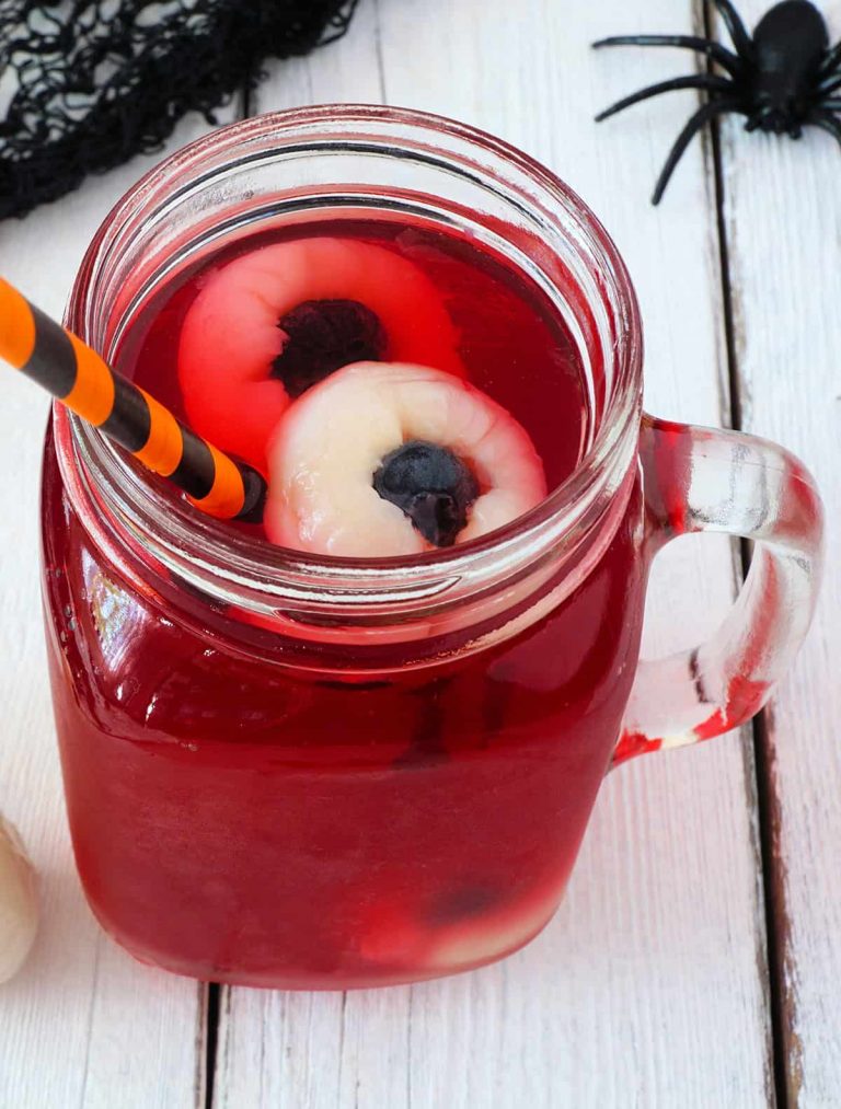 12 Fun & Spooky Halloween Drinks For Kids - HowdyKitchen