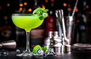 14 Popular Green Cocktails - HowdyKitchen