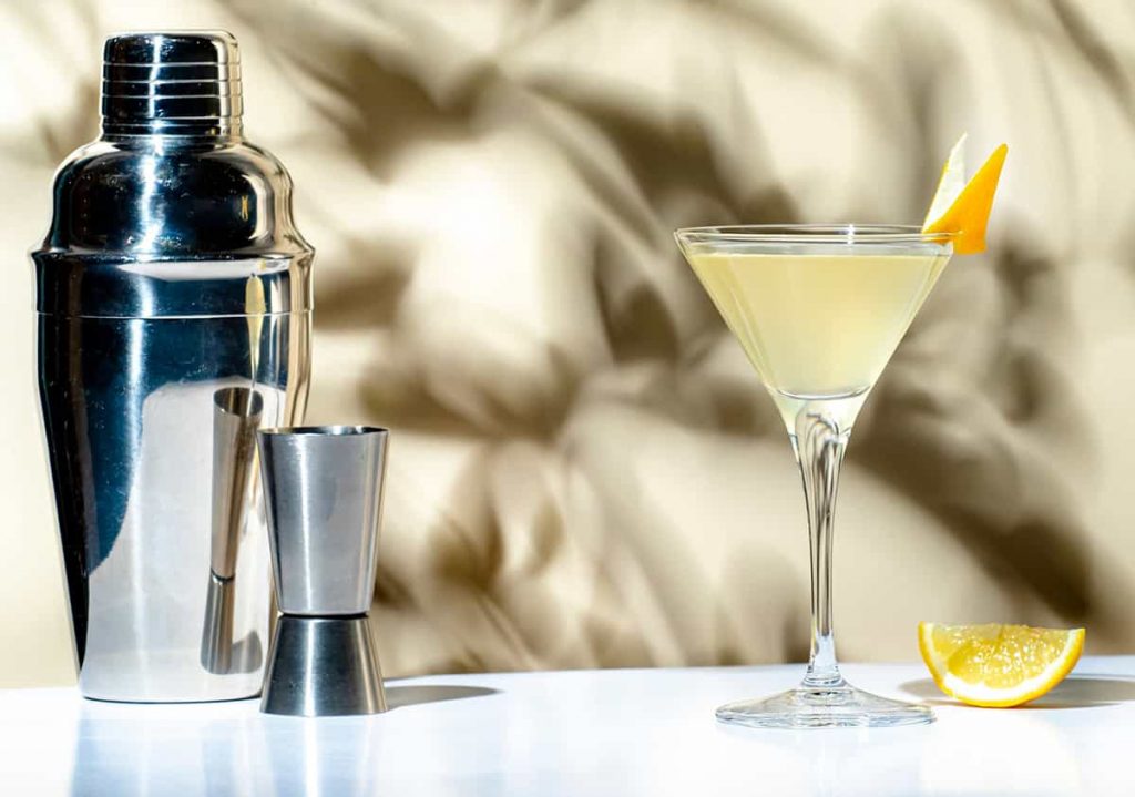 14 Best Lemon Vodka Cocktails - HowdyKitchen