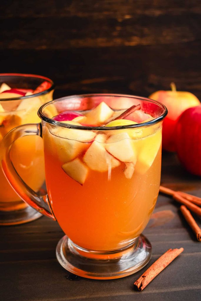 13 Best Fall Punch Cocktails - HowdyKitchen
