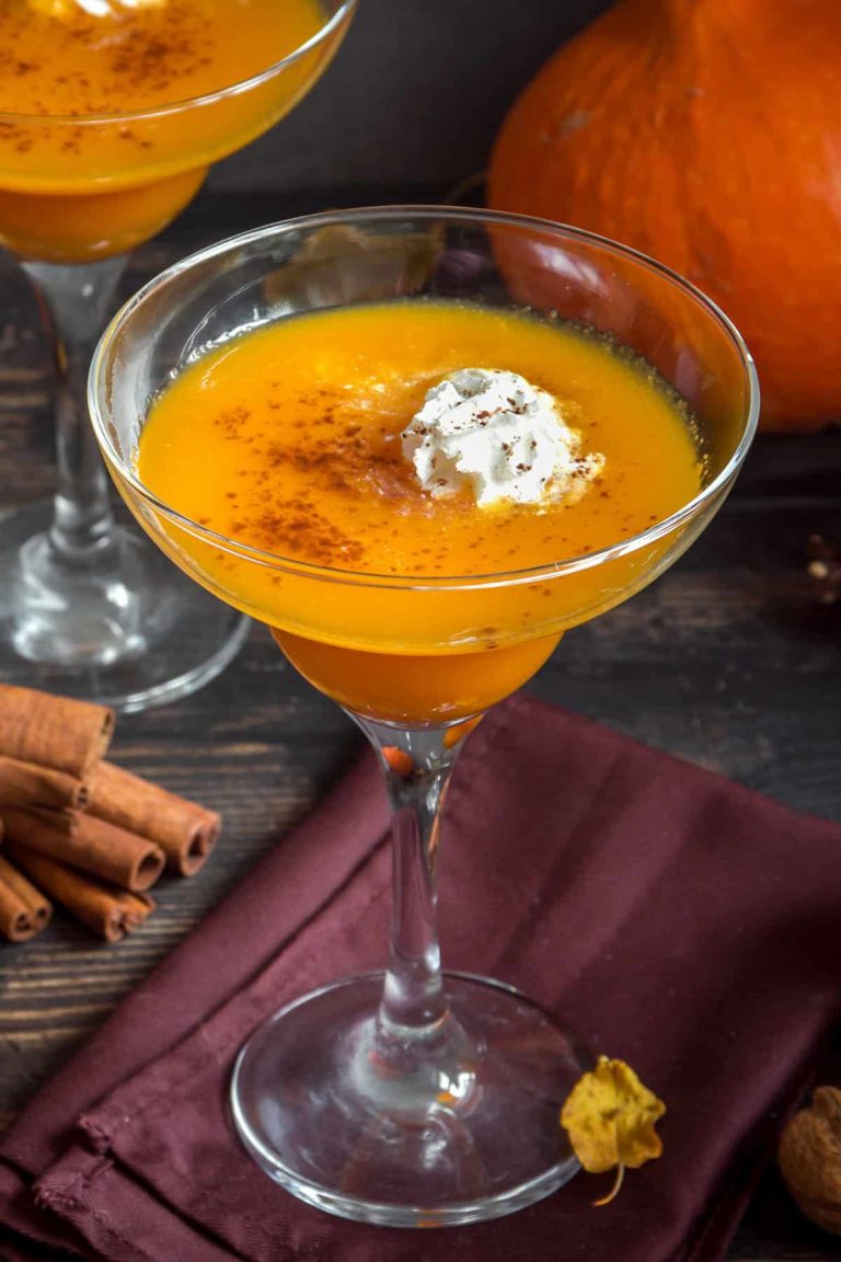 14 Most Popular Fall Rum Cocktails - HowdyKitchen