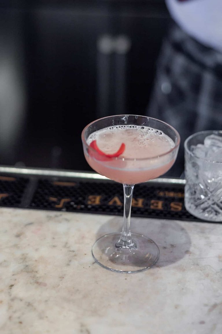 13 Delicious Rose Cocktails - HowdyKitchen