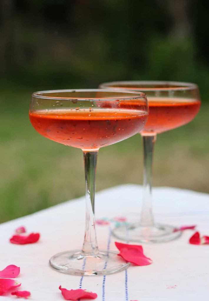 13 Delicious Rose Cocktails - HowdyKitchen