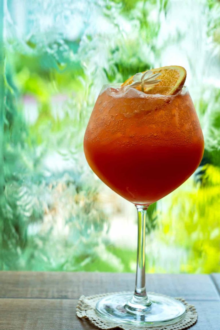 15 Best Cocktails with Bitters - HowdyKitchen