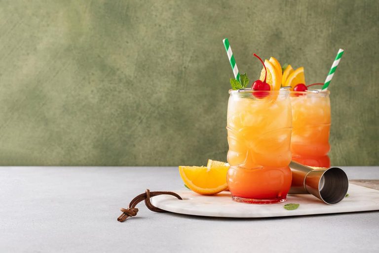 14 Delicious Rum Punch Cocktails - HowdyKitchen