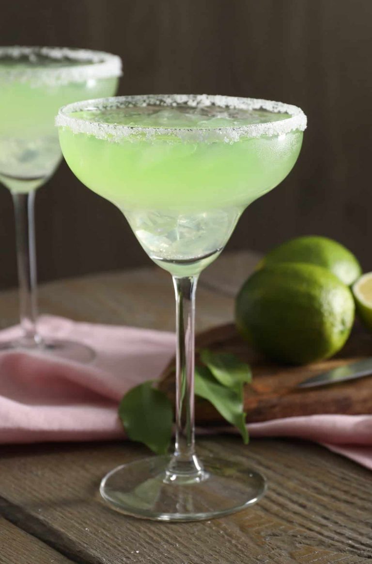 20 Must-try Cocktail Garnishes For Perfect Cocktails - HowdyKitchen