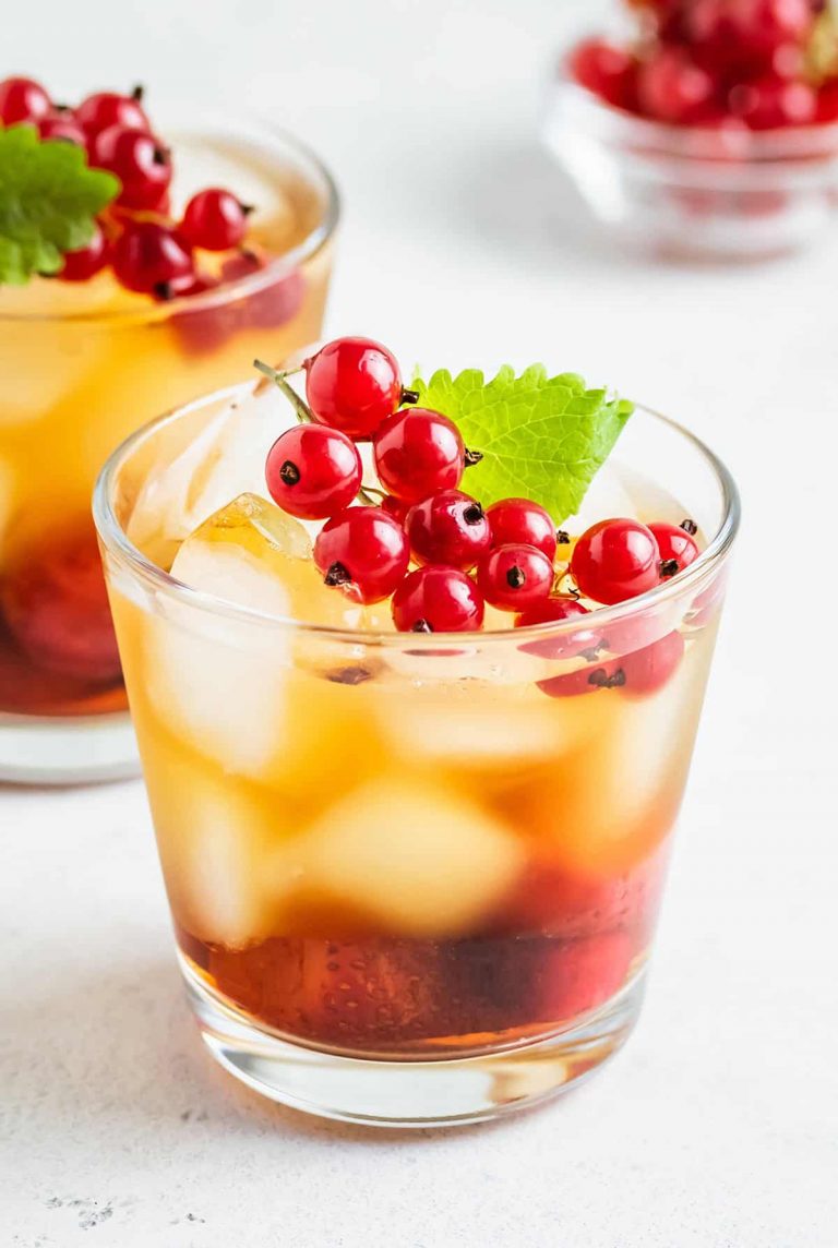 15 Popular Bubbly Mocktails - HowdyKitchen
