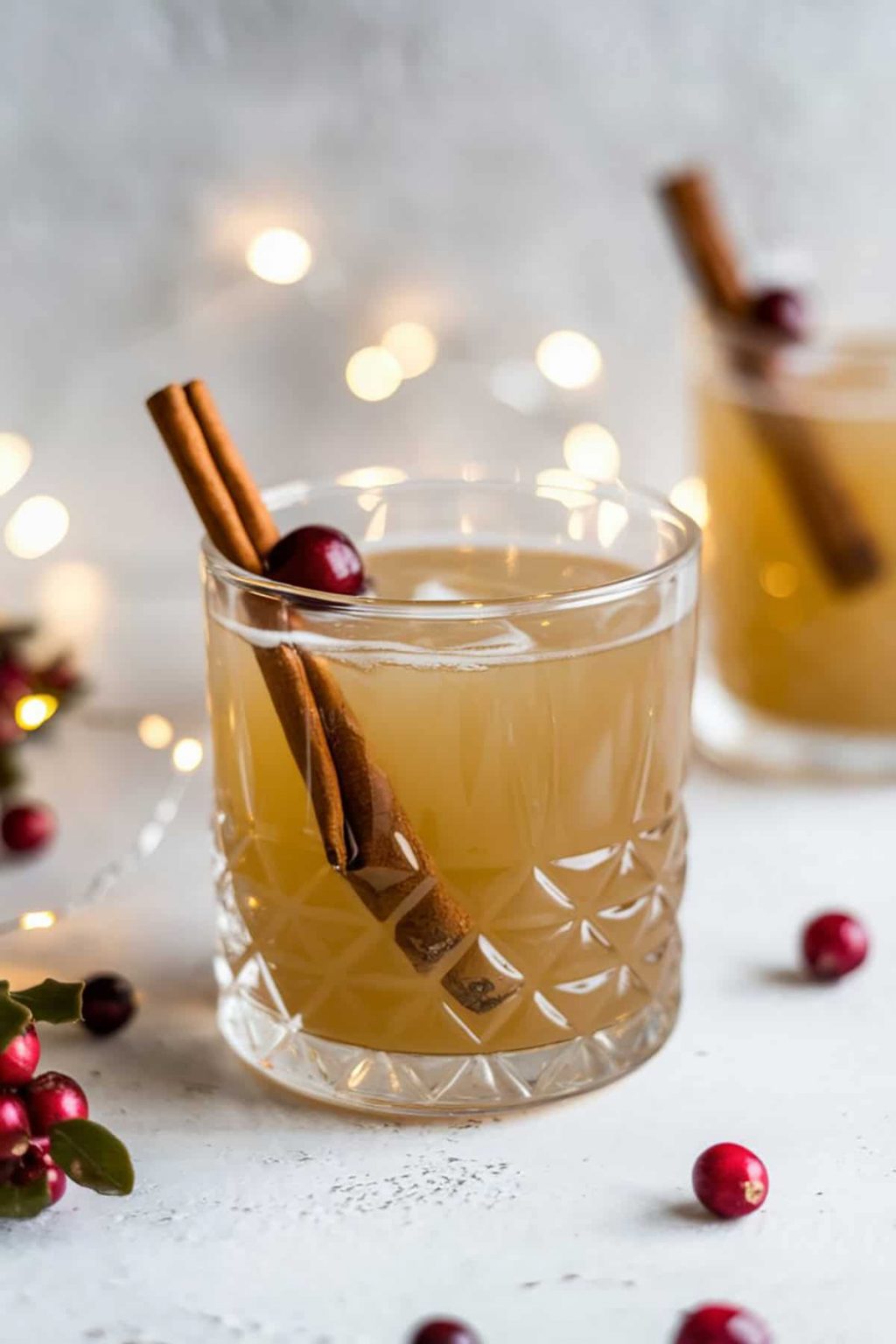 Apple Cinnamon Fizz Mocktail - HowdyKitchen