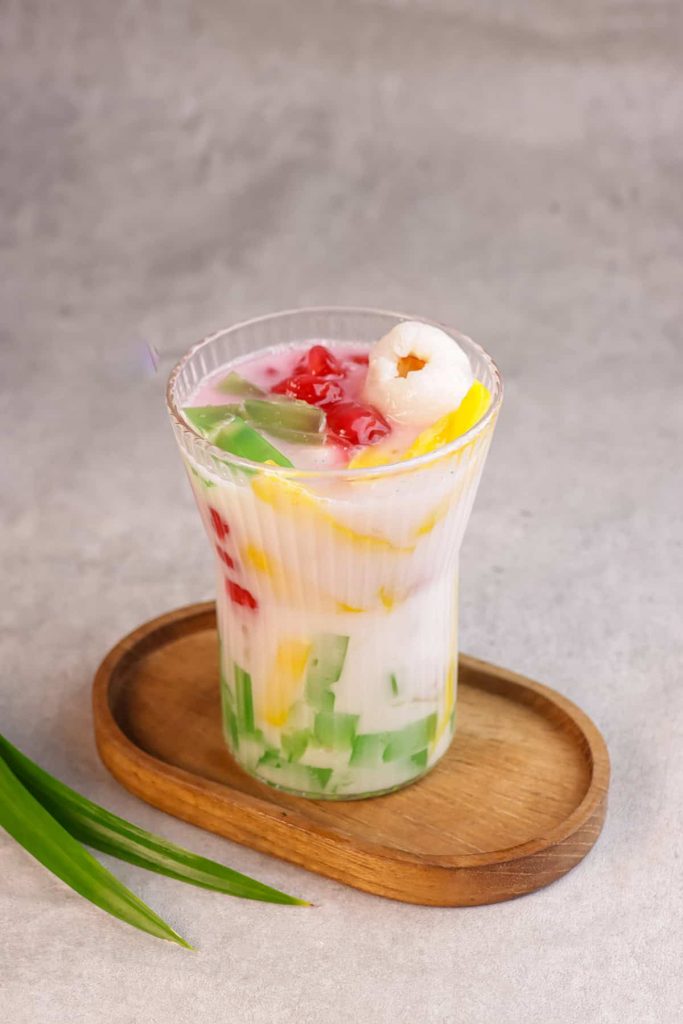 Chè Thái (Vietnamese-Style Thai Dessert) - HowdyKitchen