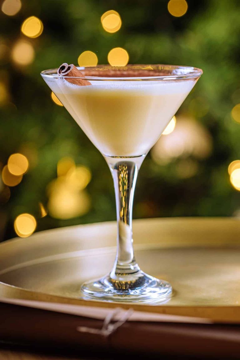 Eggnog Cocktail Recipe - HowdyKitchen