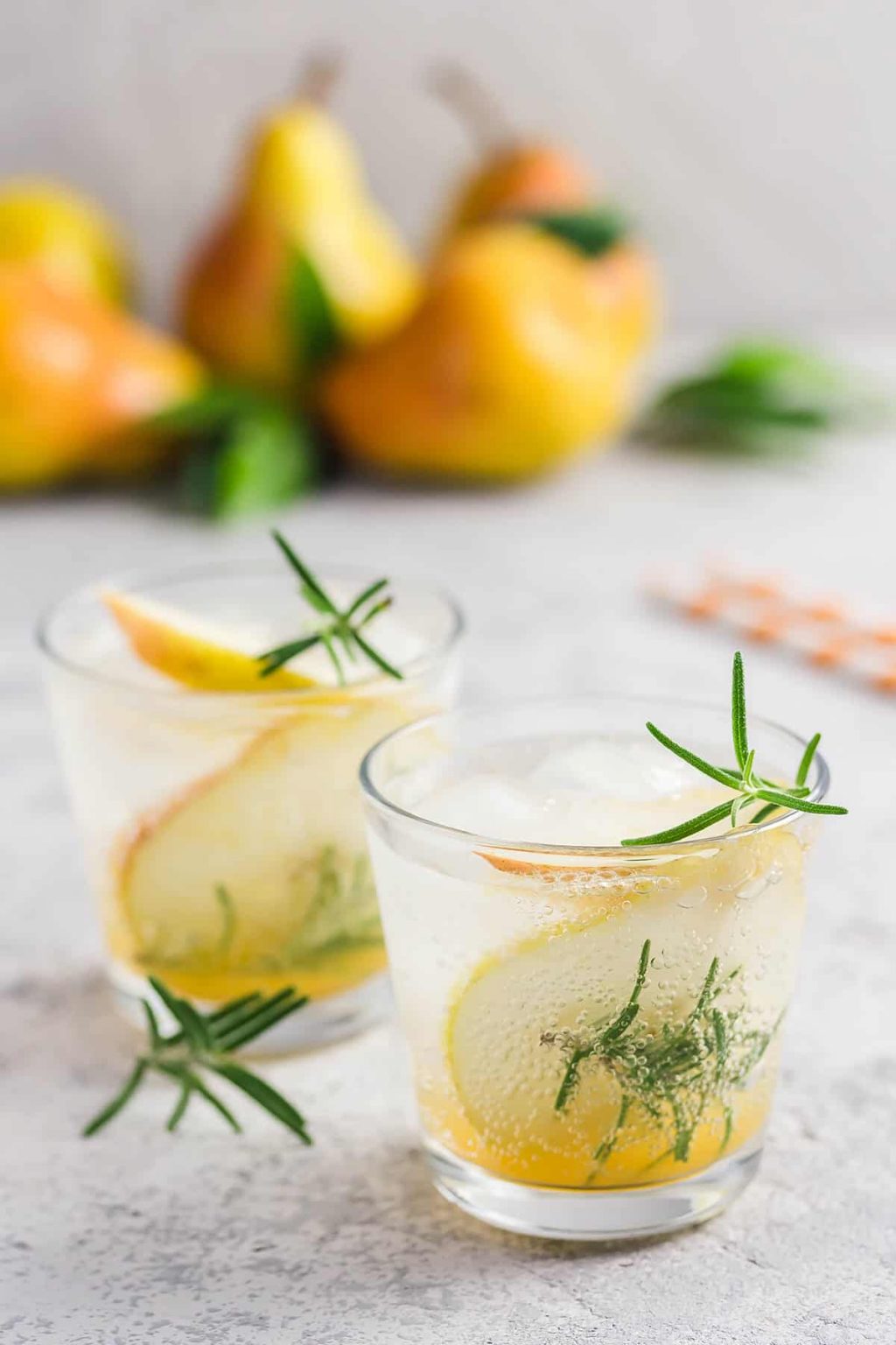 14 Festive Thanksgiving Mocktails - HowdyKitchen