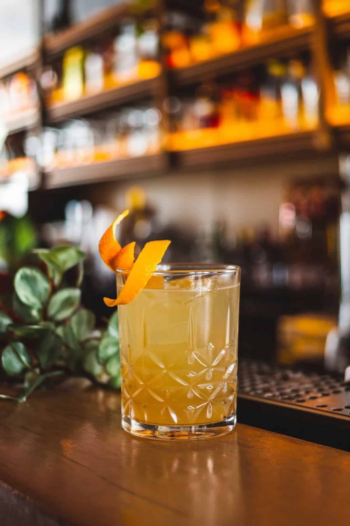 15 Delicious Christmas Bourbon Cocktails - HowdyKitchen