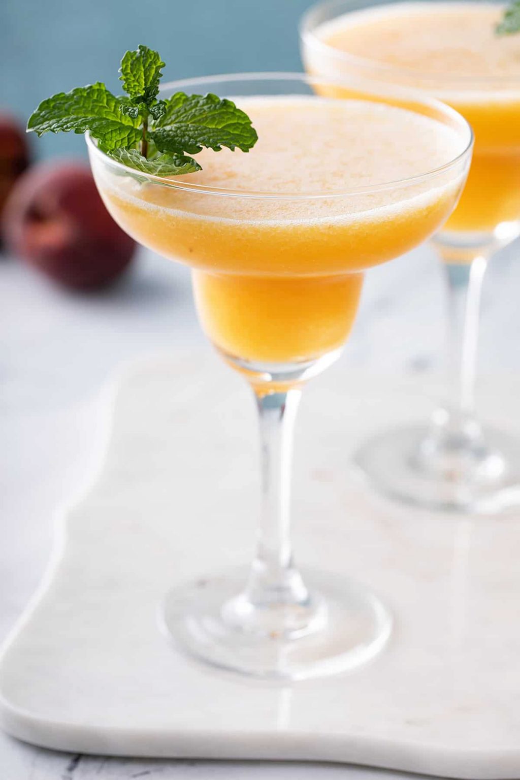 12 Popular Peach Puree Cocktails - HowdyKitchen