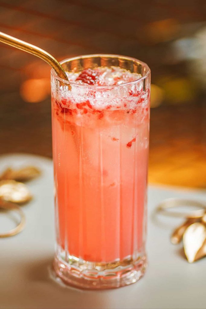 Raspberry Bellini - HowdyKitchen
