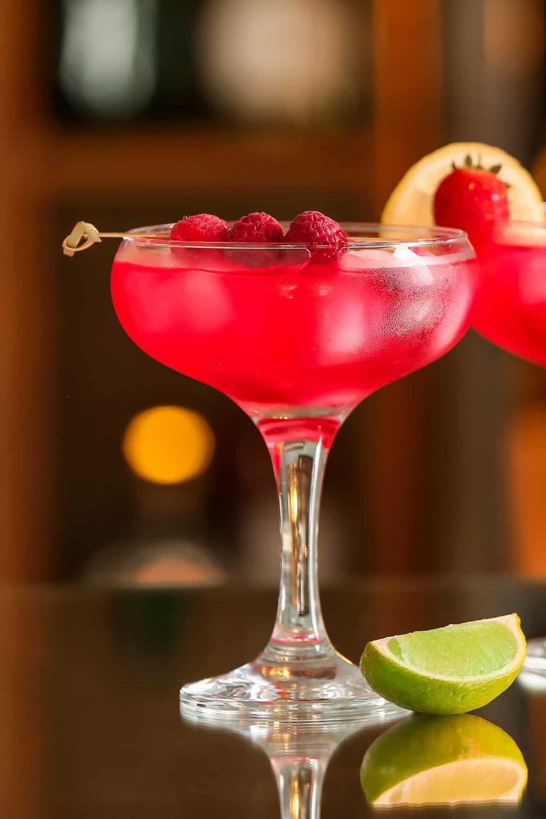 14 Best Raspberry Vodka Cocktails - HowdyKitchen