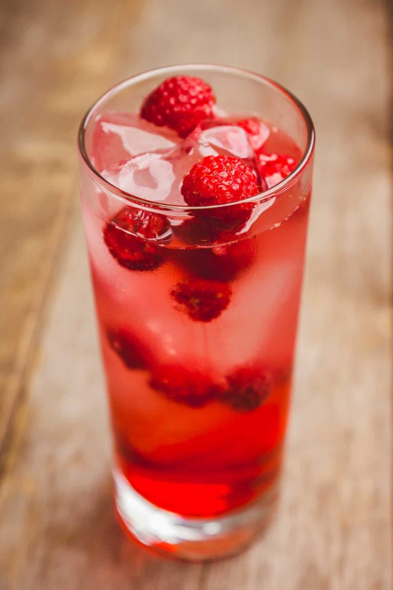 Raspberry Vodka Collins - HowdyKitchen