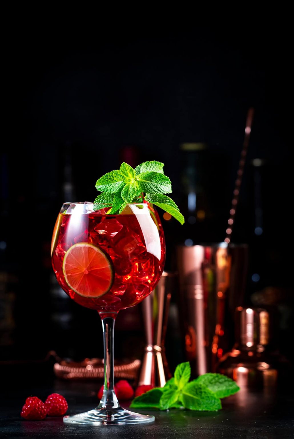 14 Best Raspberry Vodka Cocktails - HowdyKitchen