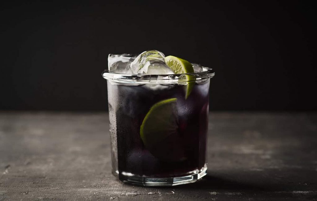 12 Must-try Black Cocktails - HowdyKitchen