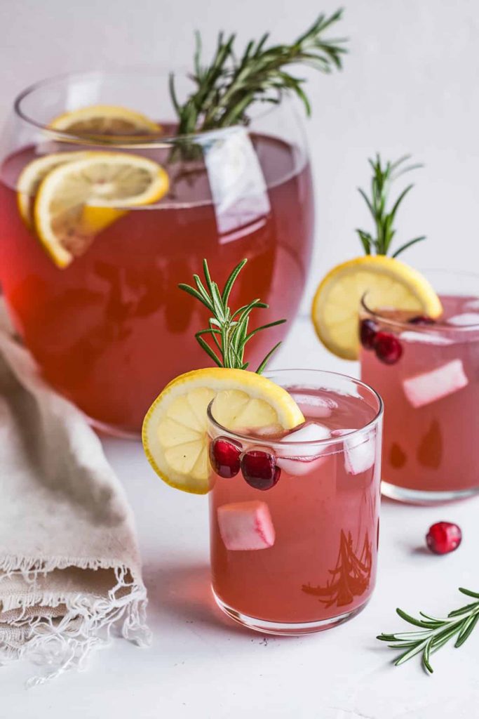 Christmas Rum Punch - HowdyKitchen