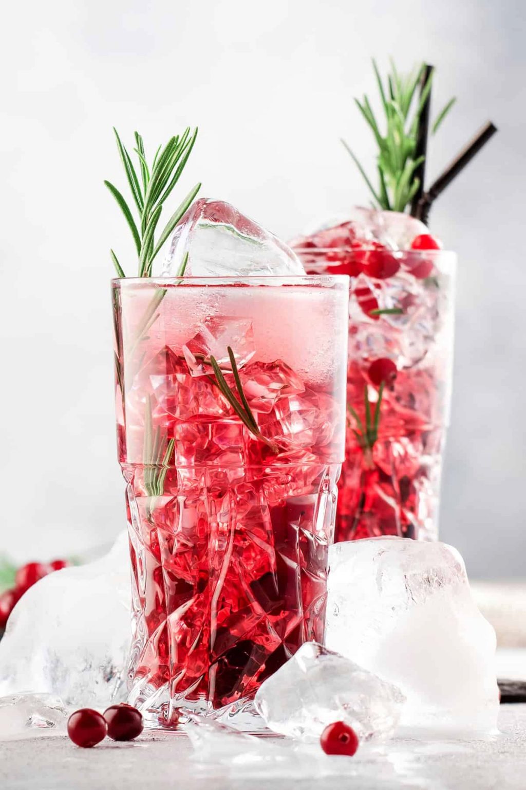 Top 13 Christmas Vodka Cocktails - HowdyKitchen