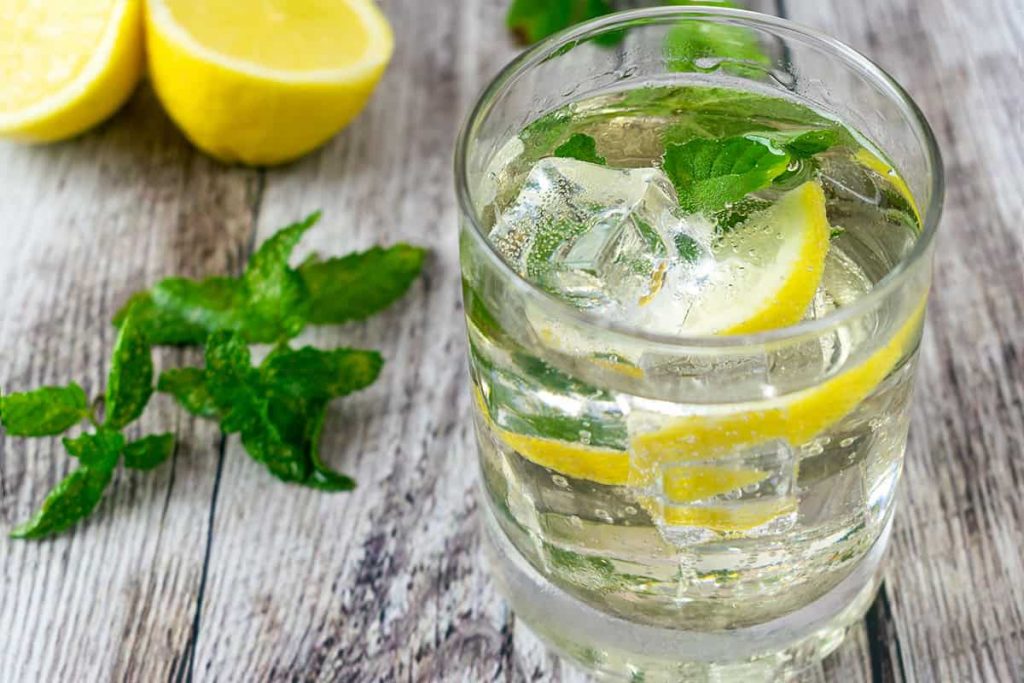 14 Best Ginger Ale Cocktails - HowdyKitchen