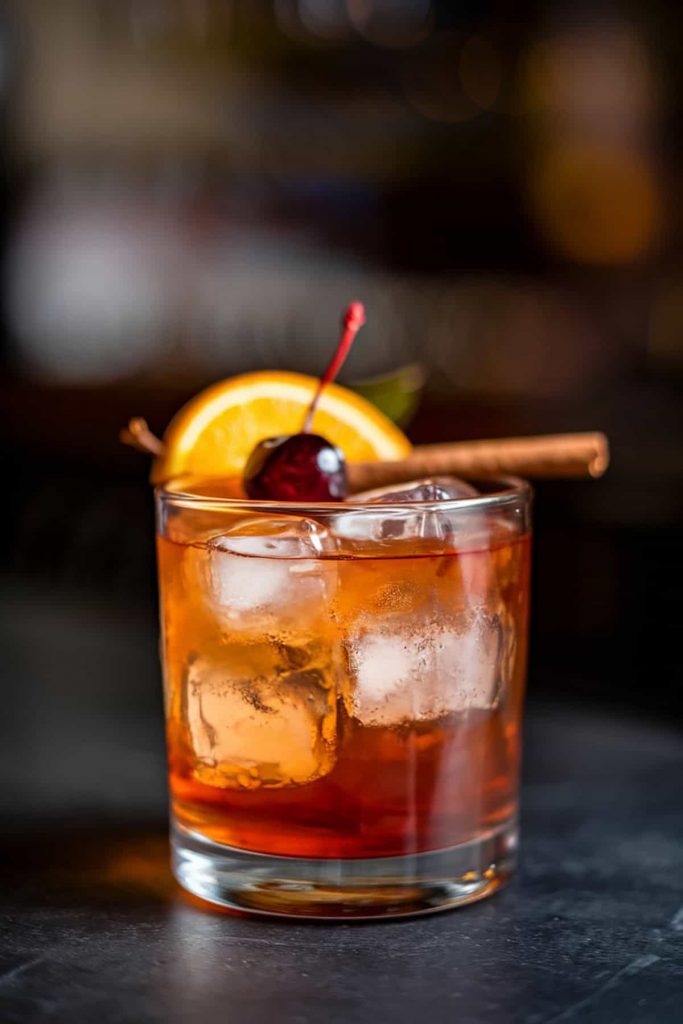Maple Cinnamon Old Fashioned - HowdyKitchen